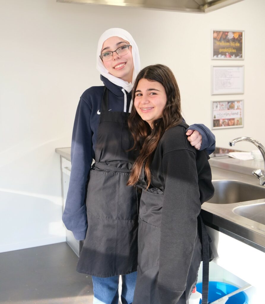 Elif en Meva doen voor het eerst mee aan Skills Heroes | mboRijnland