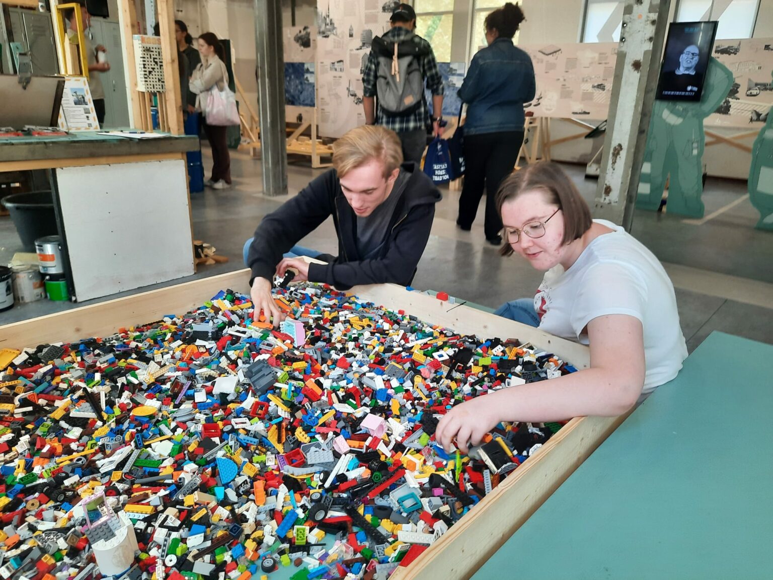 Studenten mboRijnland ontmoeten bedrijven tijdens EXPO GOUDA MAAKT ...