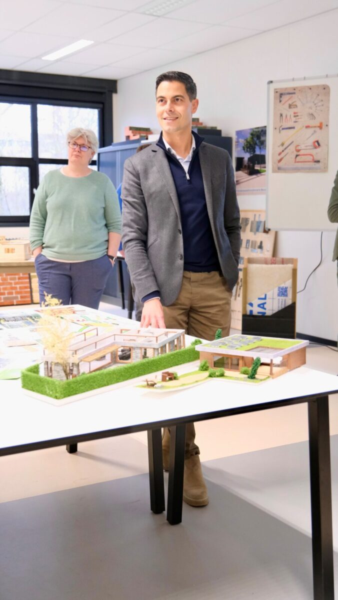 Rob Jetten krijgt ‘Smart City’-tour bij mboRijnland in Gouda | mboRijnland